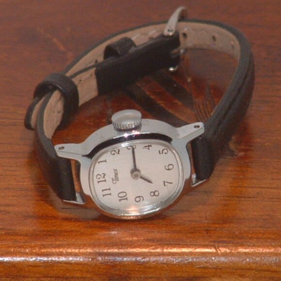 Timex | Accessories | Preowned Womens Timex Hand Wind Analog Watch ...